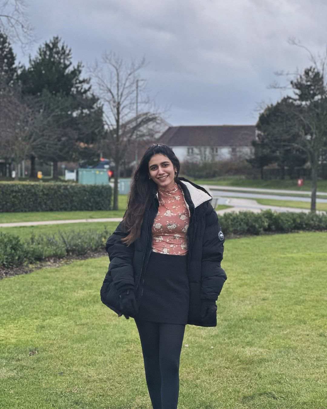 Priya Varrier: క్యూట్ స్మైల్‌తో హీటెక్కిస్తున్న ప్రియా వారియర్.. నవ్వు ...