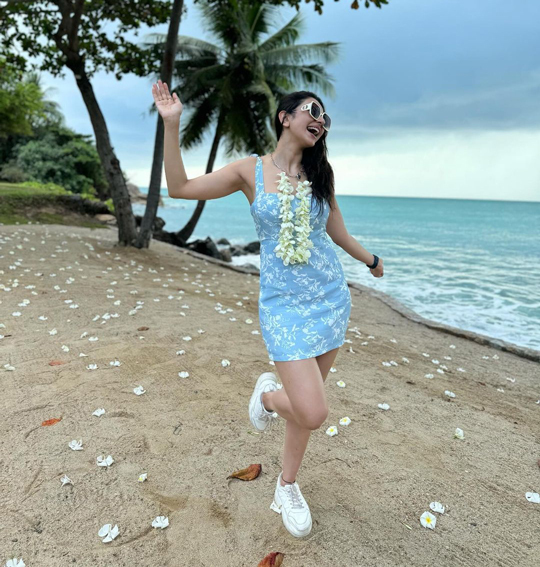 Rakul Preet Singh's Stylish Getaway in Thailand, Dive into Her Stunning ...