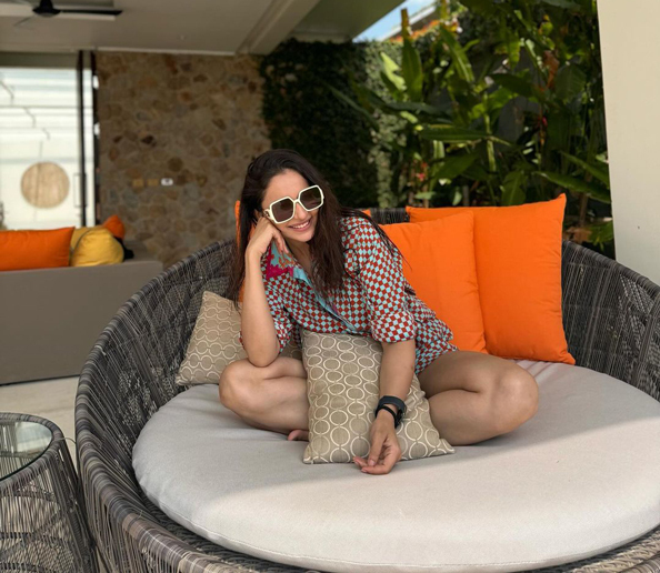 Rakul Preet Singh's Stylish Getaway in Thailand, Dive into Her Stunning ...