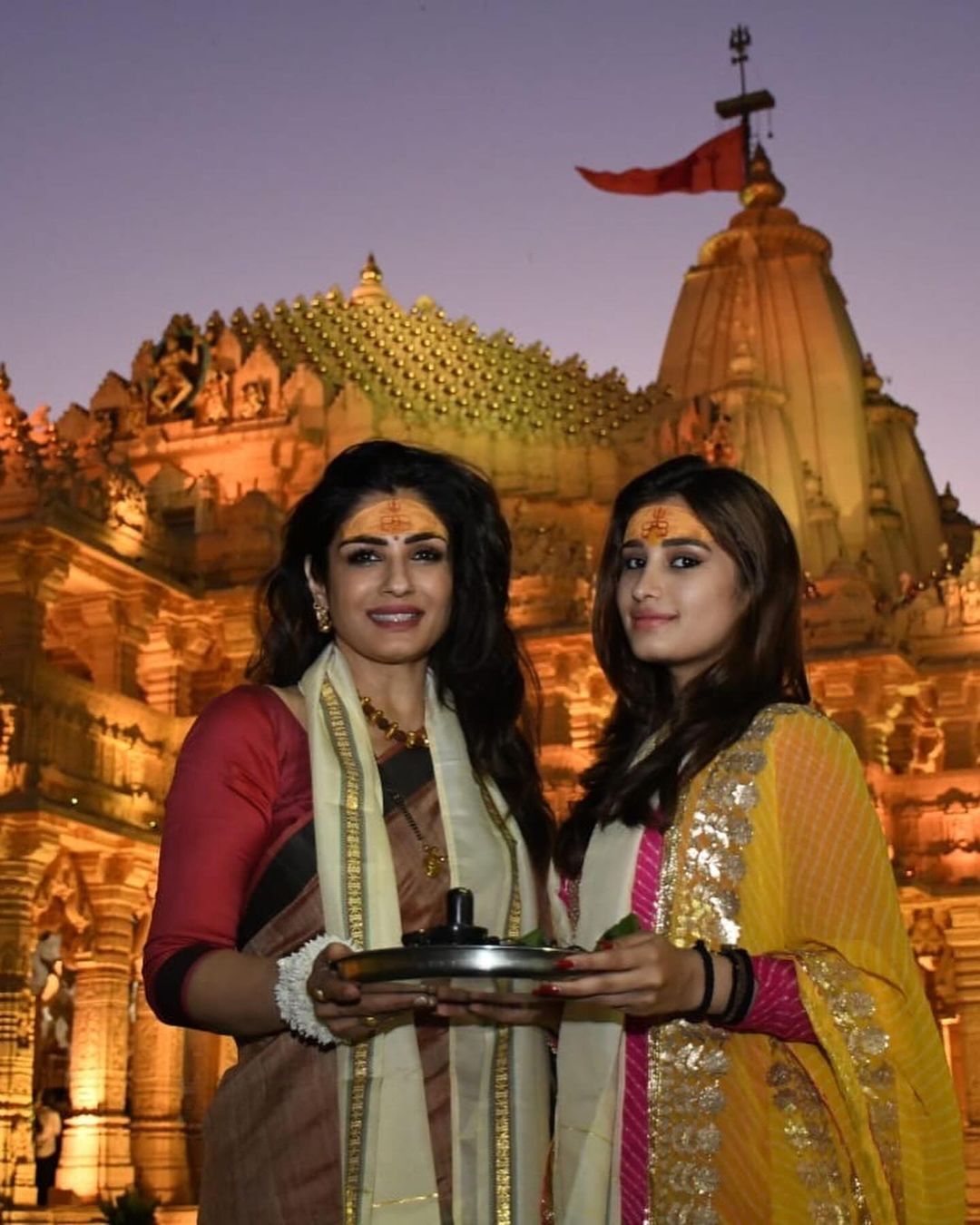 Raveena Tandon- Rasha Thadani Seek Blessings at Somnath Temple, See ...