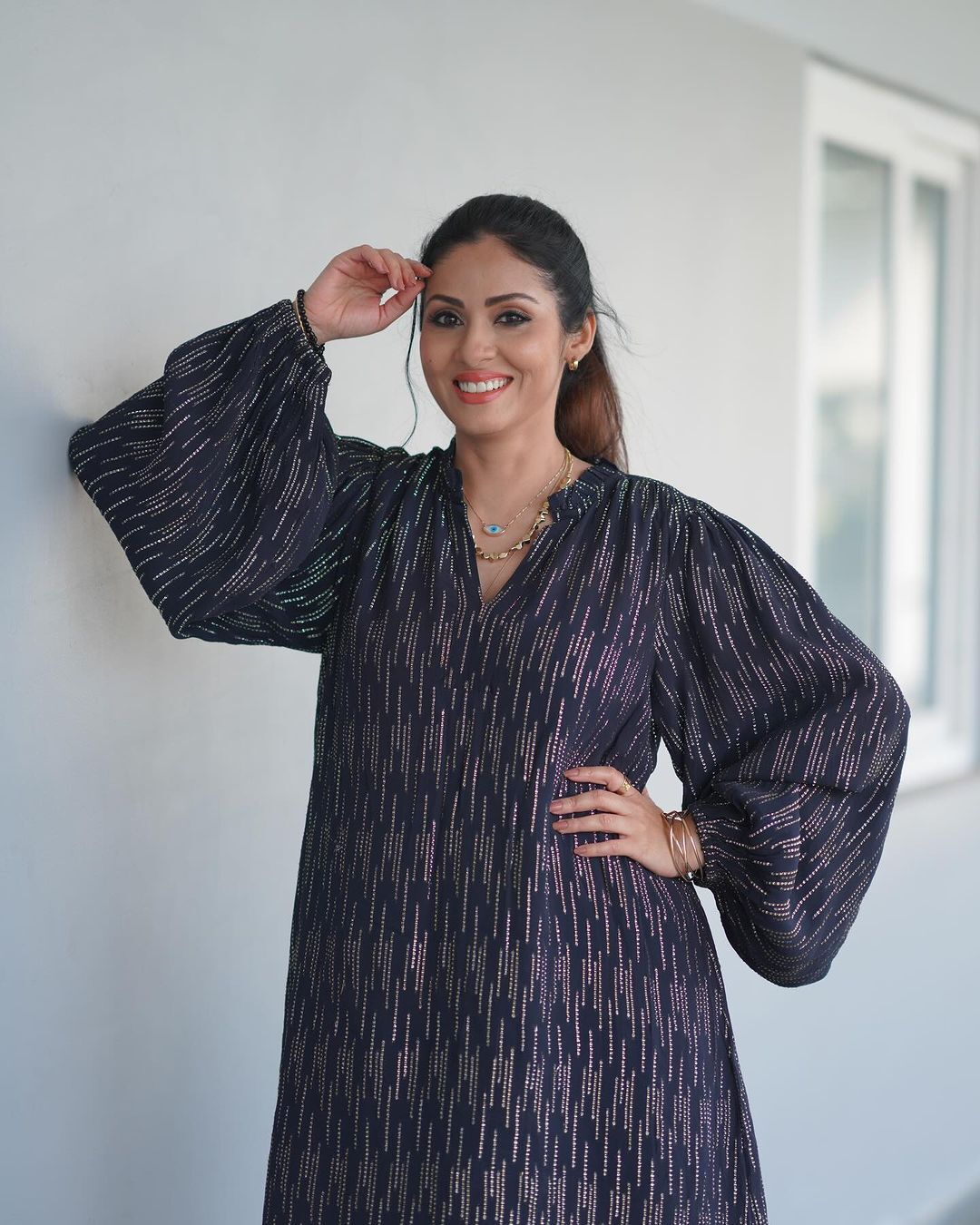 Sadha: ప్యాంట్ మరిచిన సదా.. 39 ఏళ్ల వయసులో హద్దులు దాటి మరీ అందాల ఆరబోత ...