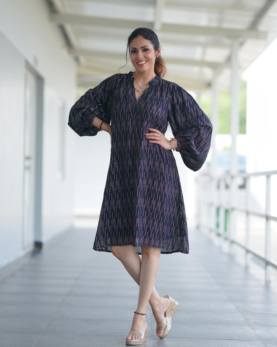 Sadha: ప్యాంట్ మరిచిన సదా.. 39 ఏళ్ల వయసులో హద్దులు దాటి మరీ అందాల ఆరబోత ...