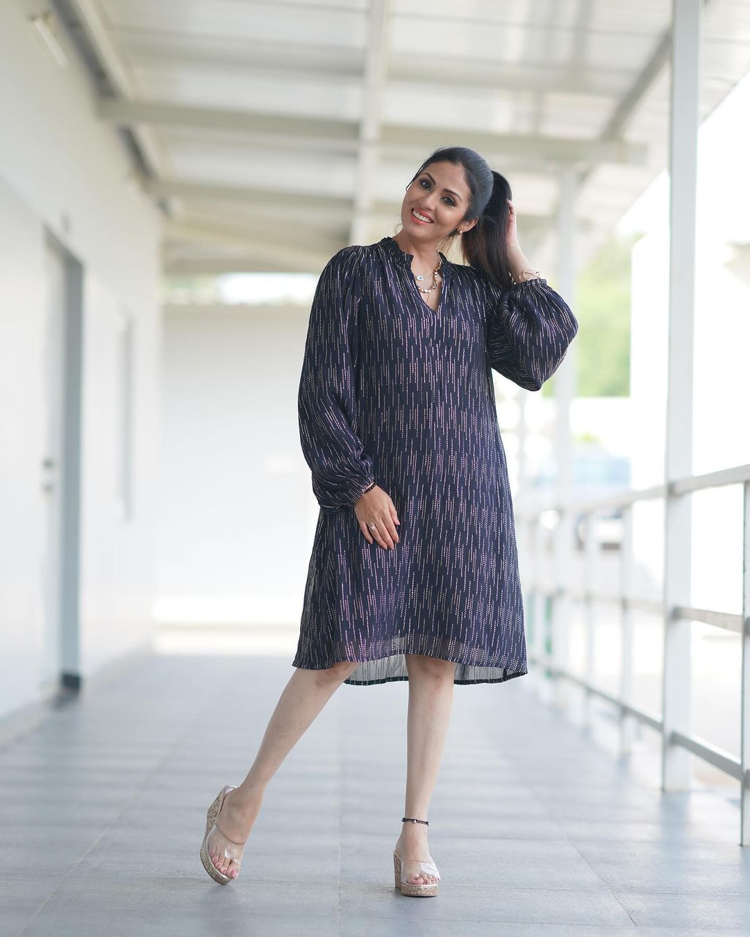 Sadha: ప్యాంట్ మరిచిన సదా.. 39 ఏళ్ల వయసులో హద్దులు దాటి మరీ అందాల ఆరబోత ...