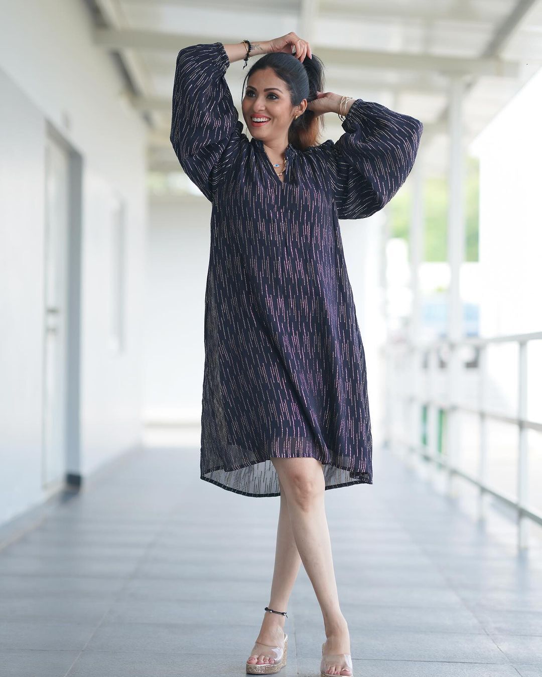 Sadha: ప్యాంట్ మరిచిన సదా.. 39 ఏళ్ల వయసులో హద్దులు దాటి మరీ అందాల ఆరబోత ...