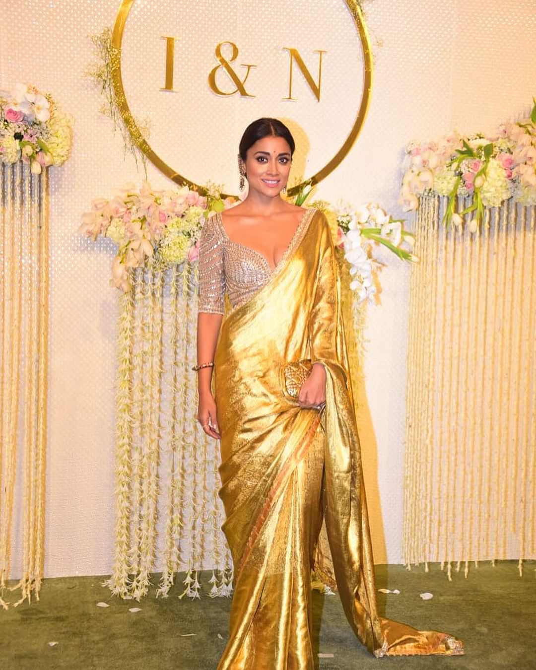 Shriya Saran: బ్లాక్ లెహంగాలో బాపుబొమ్మలా శ్రియా.. బ్యూటీ అందల హొయలకు ...