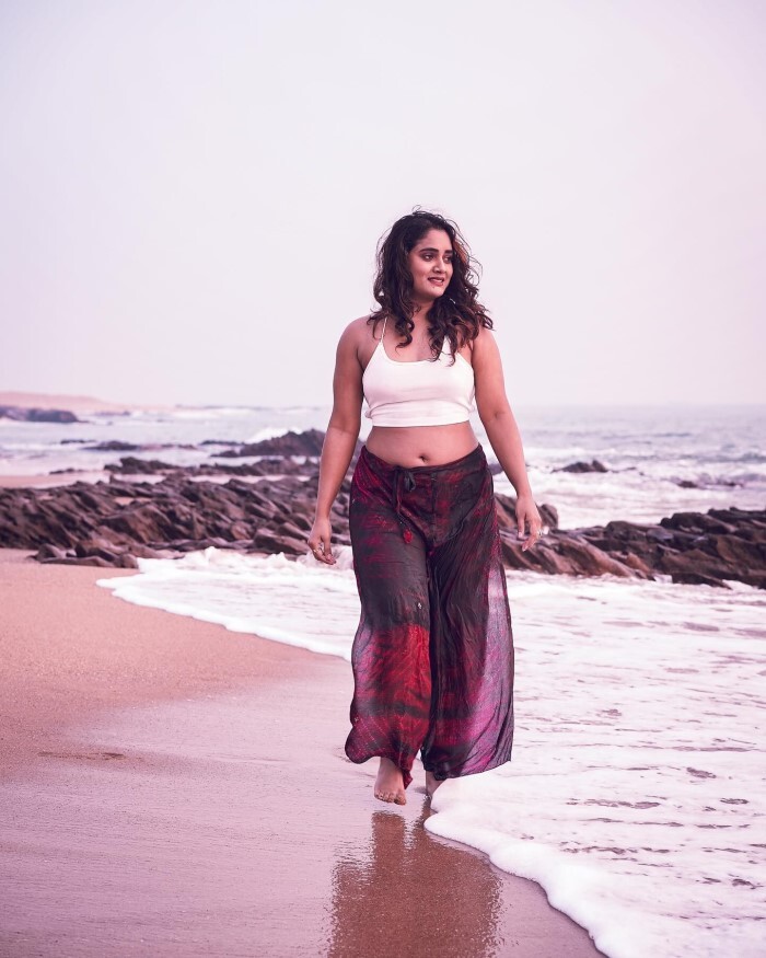 Sowmya Shetty Photos: Find Latest HD Images, Pictures, Stills & Pics ...