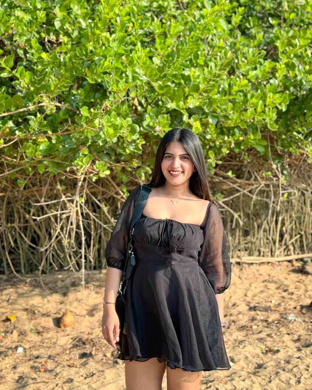 Sravanthi Chokkarapu: క్యూట్ ఫ్రాక్‌లో యాంకర్ స్రవంతి హాట్ షో.. అందానికి హద్దే లేకుండా పోయిందిగా ...