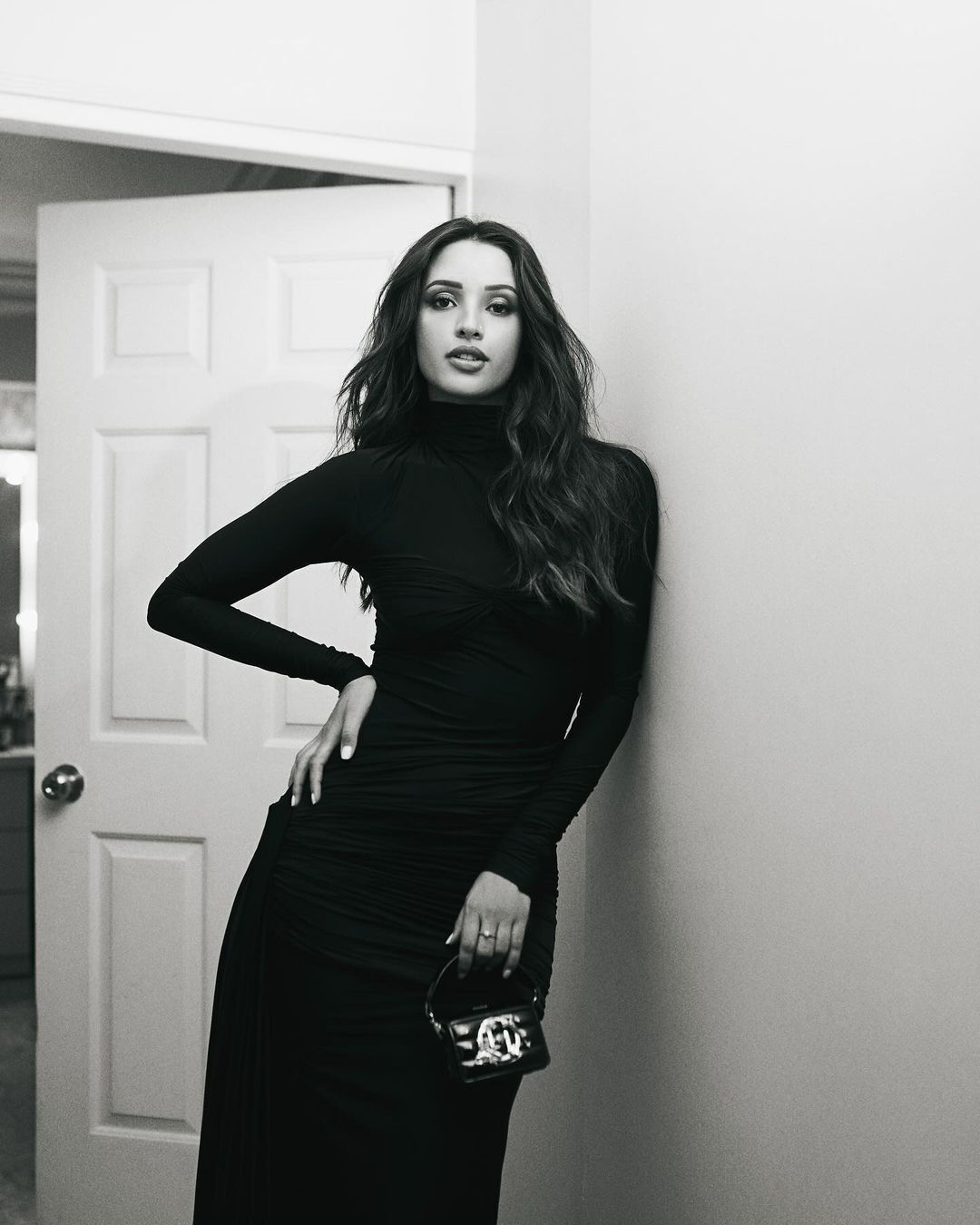 Triptii Dimri యానిమల్ బ్యూటీ కొత్తందాలు.. చూశారంటే మైమరచి పోవాల్సిందే ...