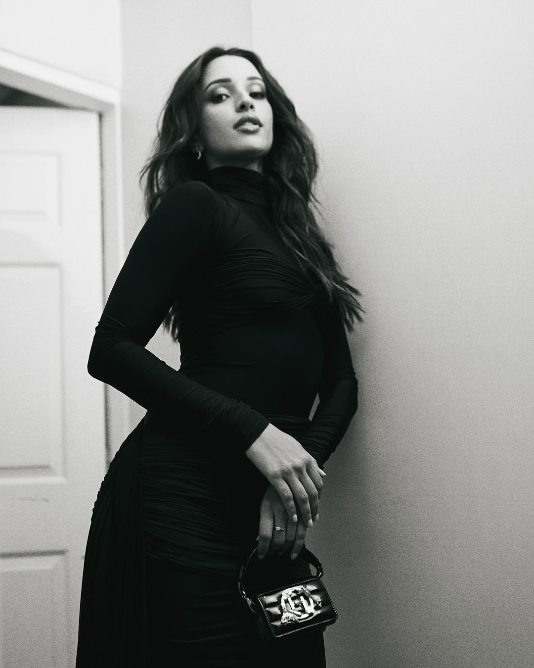 Triptii Dimri యానిమల్ బ్యూటీ కొత్తందాలు.. చూశారంటే మైమరచి పోవాల్సిందే ...