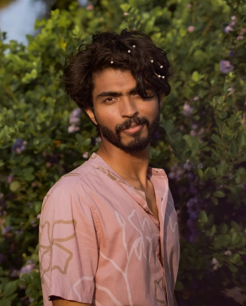 'ആനന്ദത്തിലെ പാവം പിടിച്ച പയ്യൻ ടെററായല്ലോ...'; കാളിദാസ് ജയറാം ...