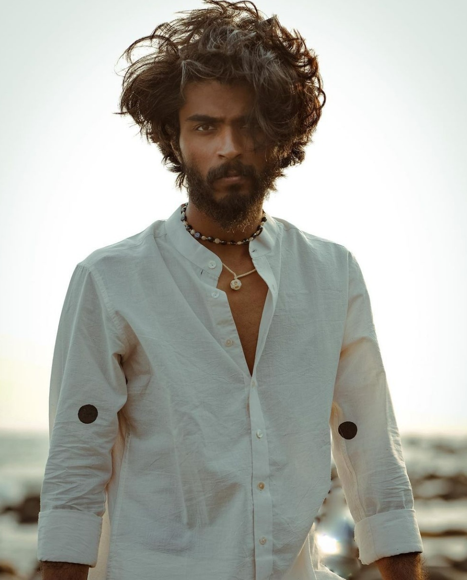 'ആനന്ദത്തിലെ പാവം പിടിച്ച പയ്യൻ ടെററായല്ലോ...'; കാളിദാസ് ജയറാം ചിത്രത്തിൽ പ്രധാന വേഷത്തിൽ തോമസ് ...