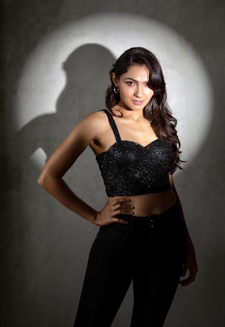 Andrea Jeremiah’s Glamorous Photos Take Centre Stage, Leaves Fans in Awe - Filmibeat