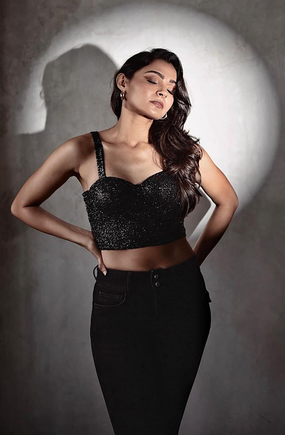 Andrea Jeremiah’s Glamorous Photos Take Centre Stage, Leaves Fans in ...