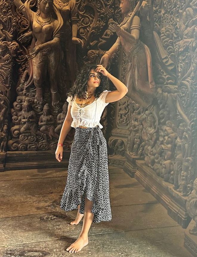 Sarayu Roy: బిగ్ బాస్ సరయు స్టన్నింగ్ షో.. అందాల సునామీ అంటే ఇదేనా ...