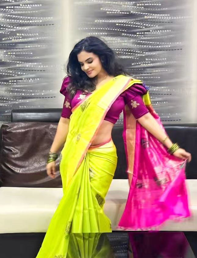Sarayu Roy: బిగ్ బాస్ సరయు స్టన్నింగ్ షో.. అందాల సునామీ అంటే ఇదేనా ...