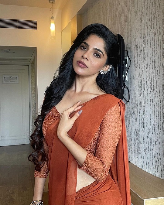 Divya Bharathi సుడిగాలి సుధీర్ కొత్త లవర్ .. ఈ వయ్యారాల సొగసరి ఇలా చూశారో తట్టుకోలేరంటే ...