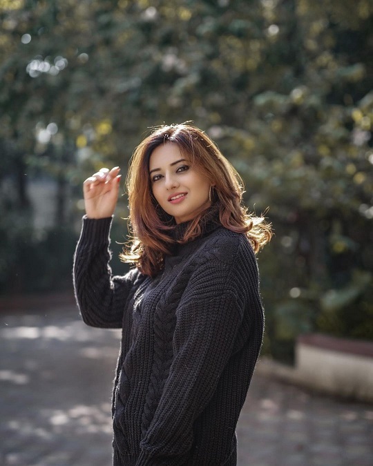 Esha Chawla: చిరు కోసం మళ్లీ ఇన్నేళ్లకు.. అదిరే అదిరే... ఇషా చావ్లా ...