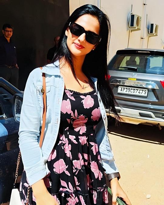 Jyothi Rai : జగతి మేడం కిల్లింగ్ లుక్ - పవన్ కల్యాణ్ సాంగ్ కు మందు ...