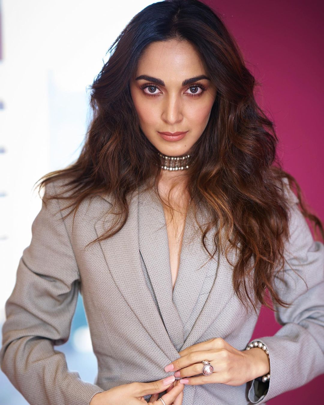 Kiara Advani Channels Boss Babe Vibes In A Grey Pantsuit, Photos Go ...