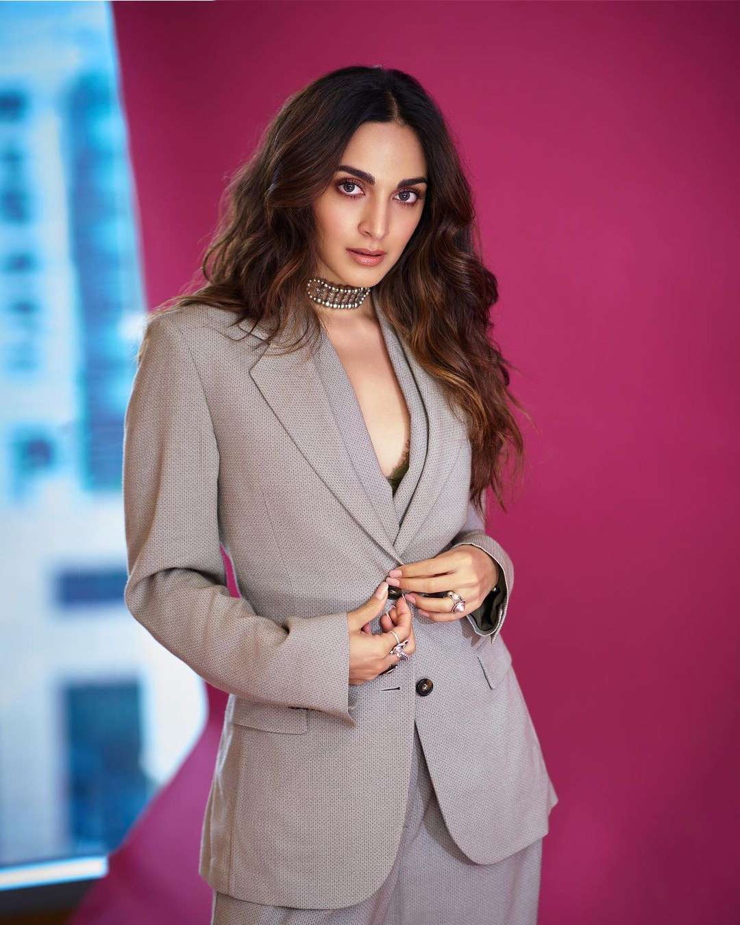 Kiara Advani: కియారా అద్వాని కిరాక్ షో.. సూటేసి మరీ సూపర్ స్టైలిష్‌గా ...