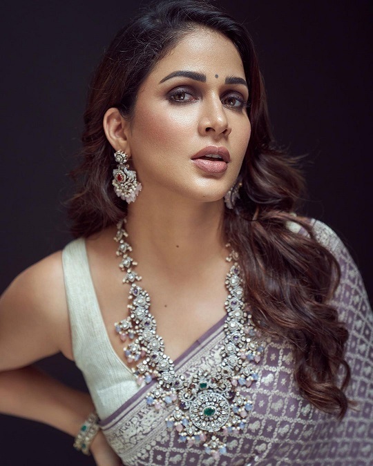 Lavanya Tripathi: పెళ్లైనా అందాల ఆరబోత తగ్గేదేలే... మెగా కోడలు హై రేంజ్ ...