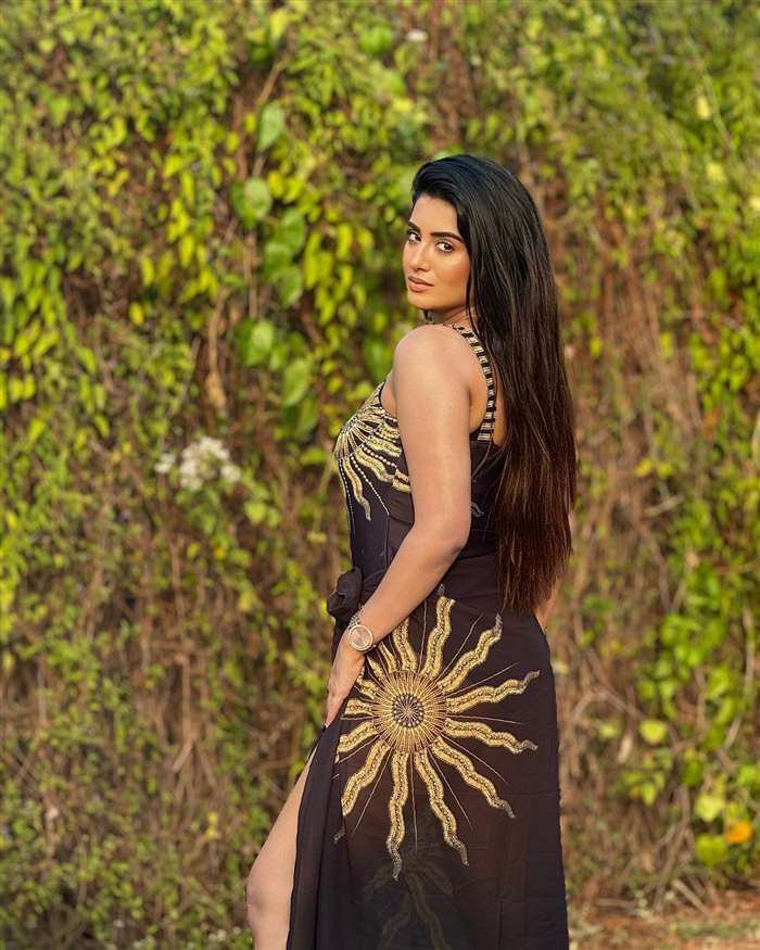 20+ Raashi Singh Photos: Find Latest HD Images, Pictures, Stills & Pics ...