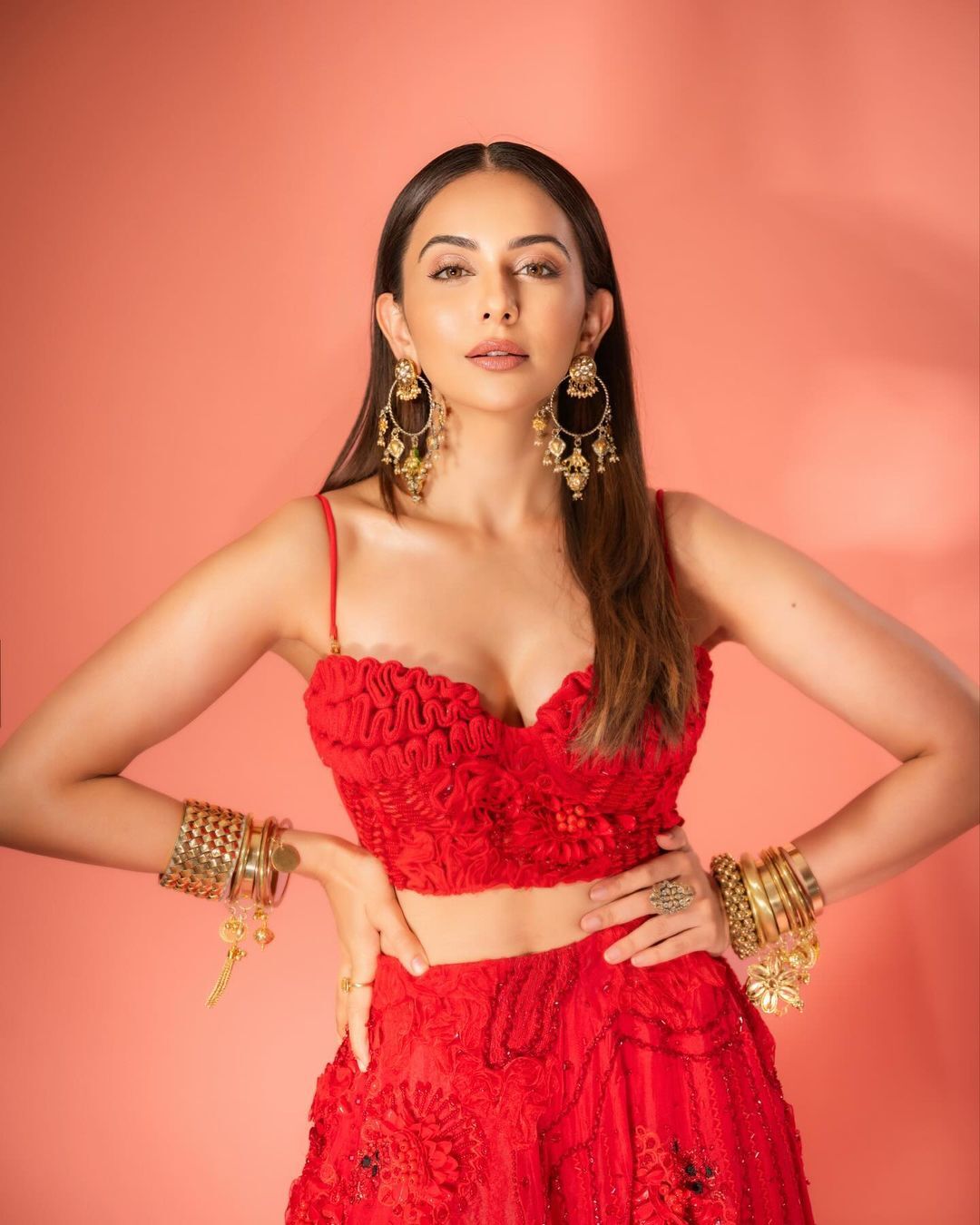 Rakul Preet Singh: రోజురోజుకూ గ్లామర్ డోస్ పెంచేస్తున్న రకుల్.. ఈ బ్లాక్ డ్రెస్ పిక్స్ చూశారా ...