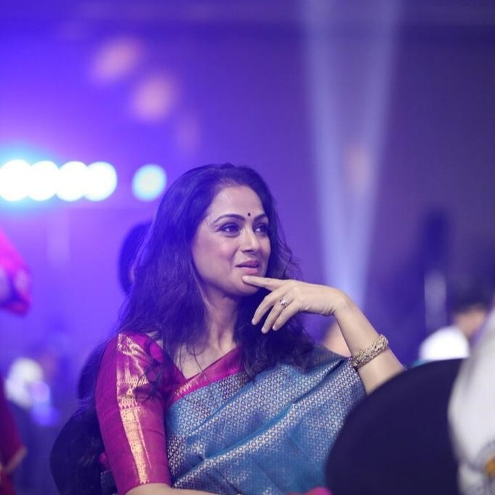 Simran వయసు 48.. అప్పుడు ఇప్పుడు సన్నజాజి తీగ నడుమే.. ఇప్పుడిలా ...