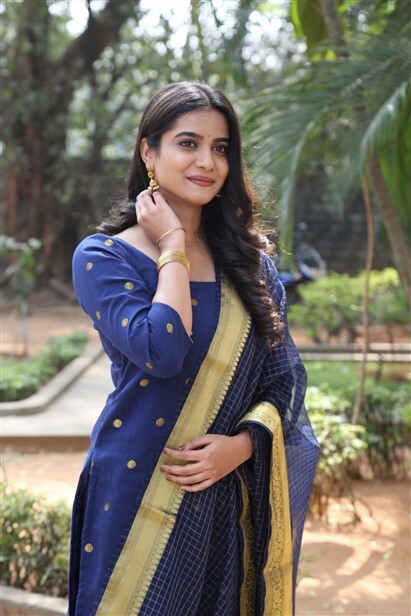 Sri Gouri Priya Photos ట్రూ లవర్‌తో రొమాంటిక్‌గా తెలుగు భామ.. శ్రీ గౌరీ ...
