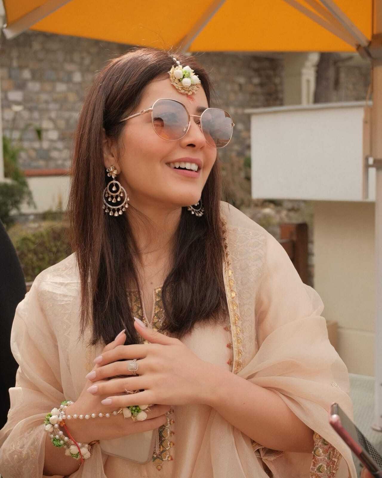 Wedding Fashion: Raashii Khanna Shines In Two Stunning Wedding ...