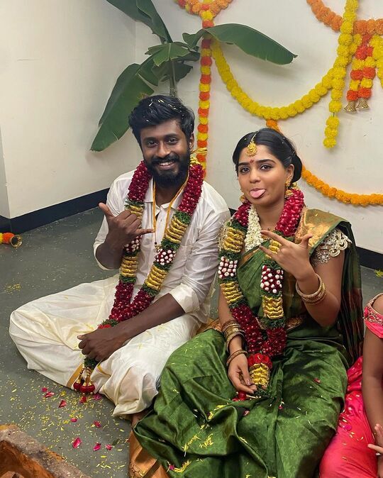 மாப்பிள்ளைக்கு தாலி கட்டிய ’96’ பட நடிகை.. திருமணக் கோலத்தில் வெளியான ...