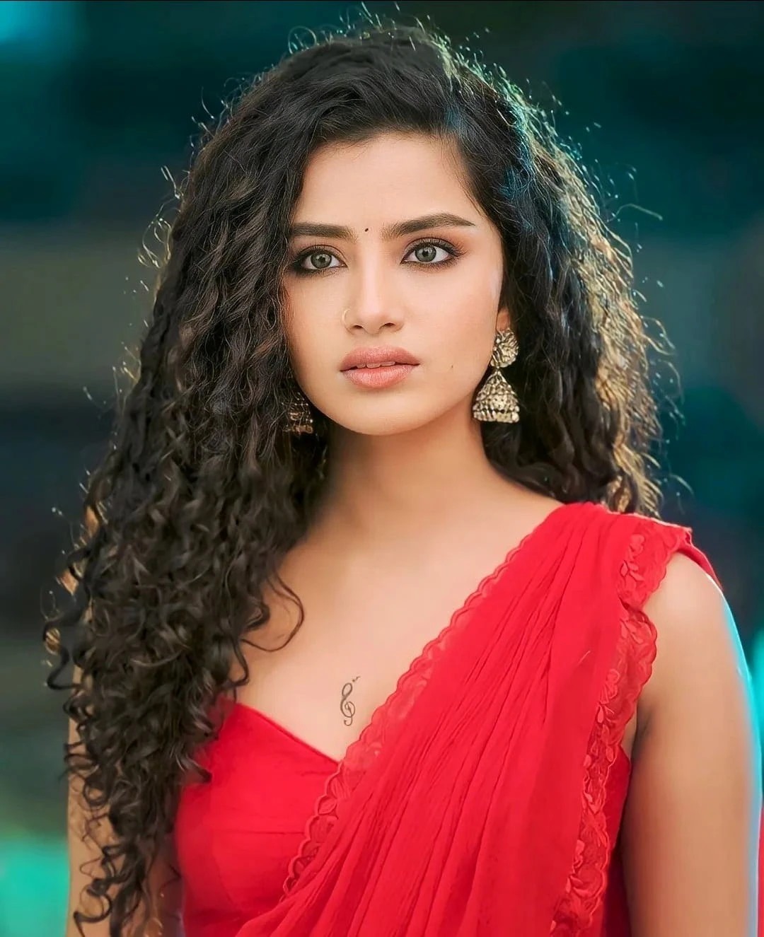 സിനിമയ്ക്ക് വേണ്ടി എന്തിനും തയ്യാറാവും? ശരീരം പ്രദര്‍ശിപ്പിച്ച് ...