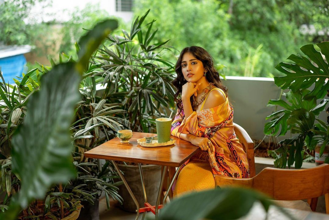 Chandini Chowdary విశ్వక్ సేన్ పడుచు అందాలు - చీరలో లేనప్పుడు ఈ అమ్మడు ...