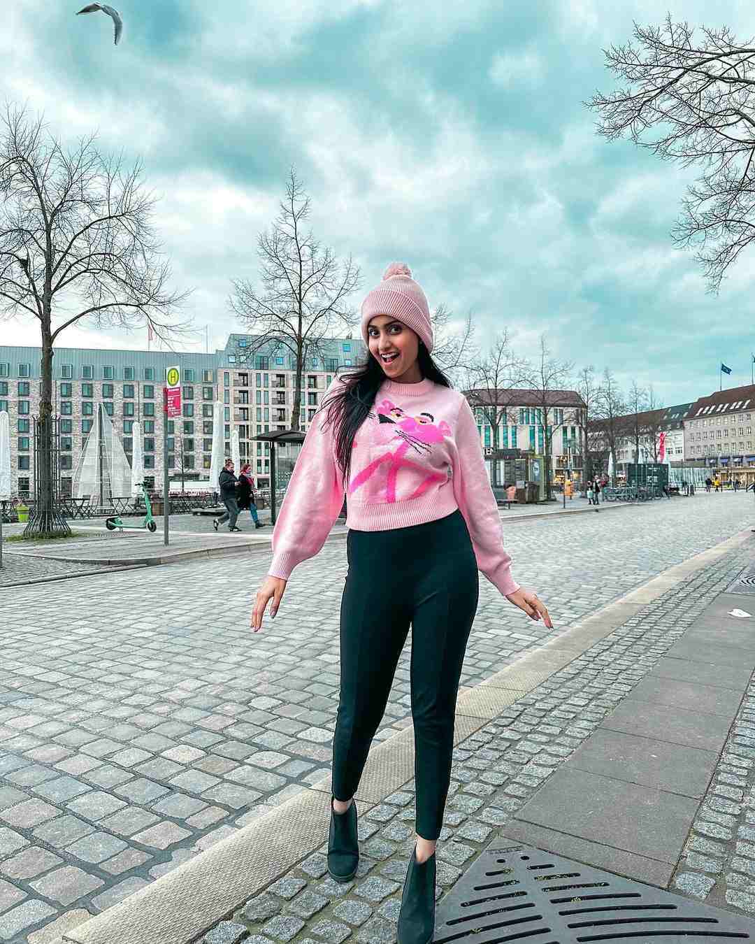 Deepika Pilli: సూపర్ క్యూట్‌గా తెలుగు యాంకర్.. విదేశాల్లో విహరిస్తూ ...