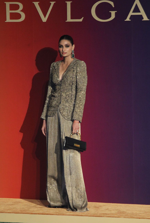 Desi Girl Priyanka Chopra To Shilpa Shetty, See Who Wore What At Isha ...