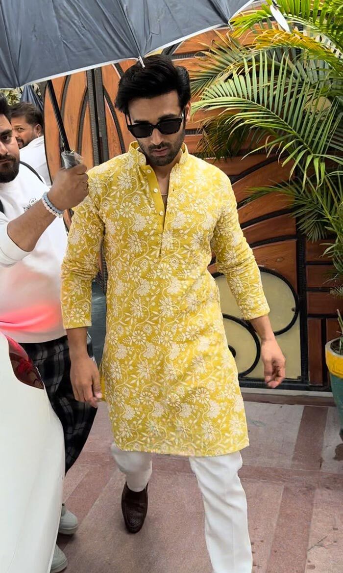 Dulhe Raja Pulkit Samrat Spotted Ahead Of His Wedding With Kriti ...