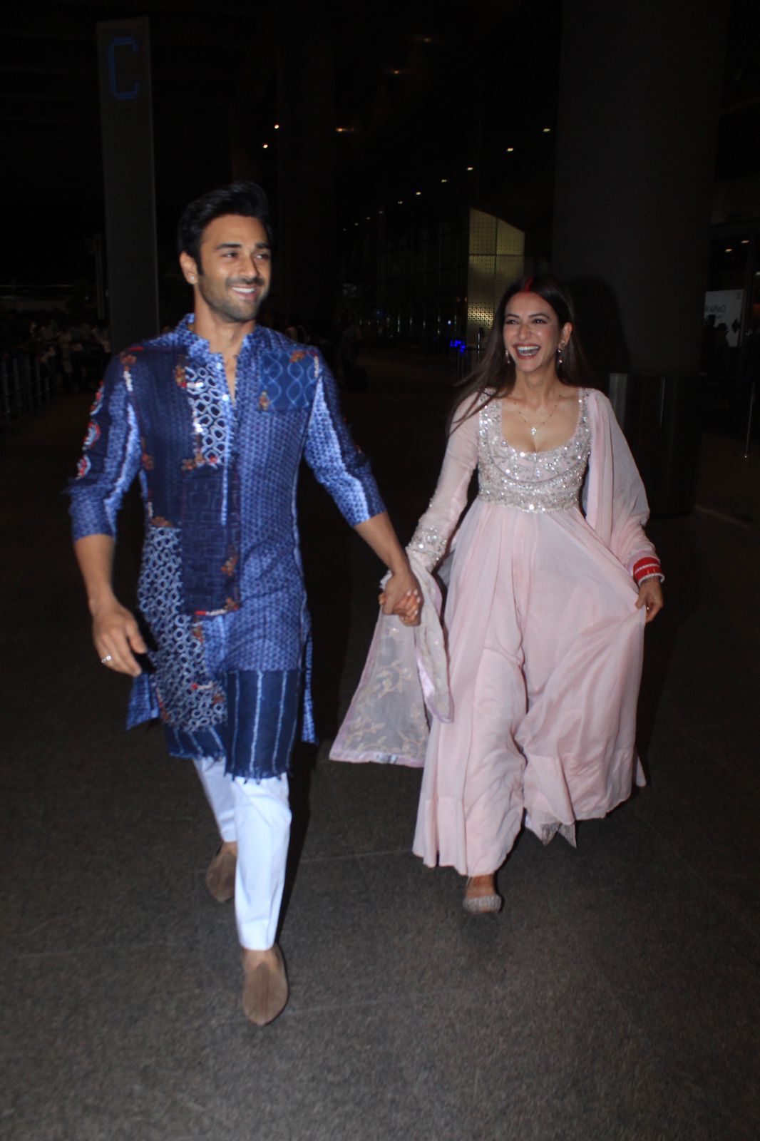 Kriti Kharbanda Beams With Joy, Flaunts Red Chooda & Sindoor, Snapped ...