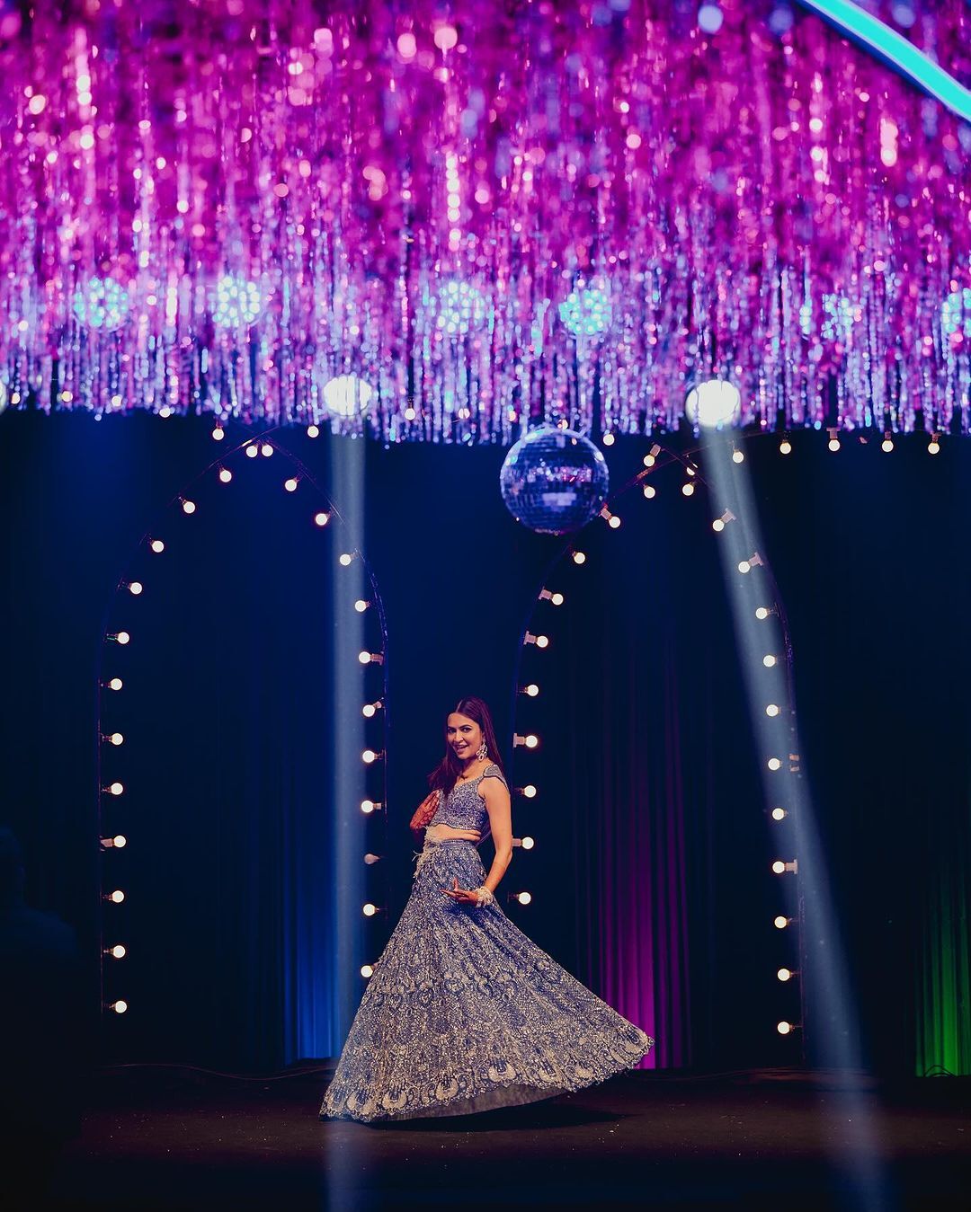 Kriti Kharbanda-Pulkit Samrat's Glamorous & Glittery Sangeet Ceremony ...