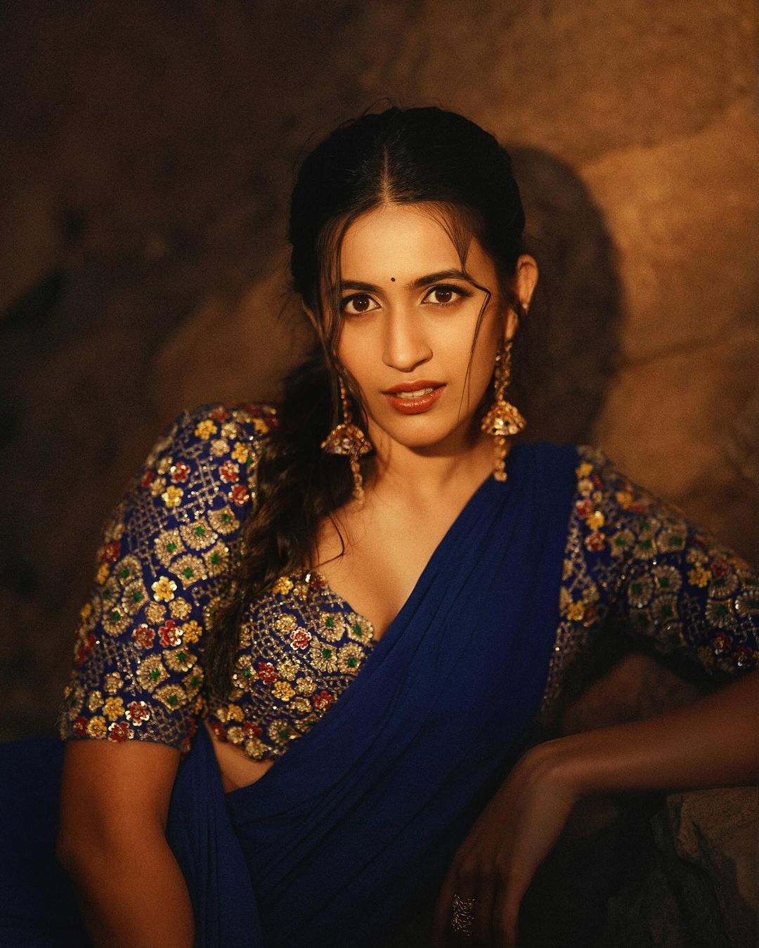 Niharika Konidela నిహారిక వాటే లుక్.. చీరలో పరువాల సోకులు.. చూస్తే పోవా ...