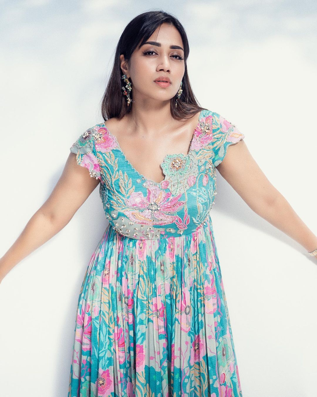 Nivetha Pethuraj అందాల బొమ్మలా నివేదా - 32ఏళ్ల వయసులో కుర్రాళ్ల మతిపోయే ...