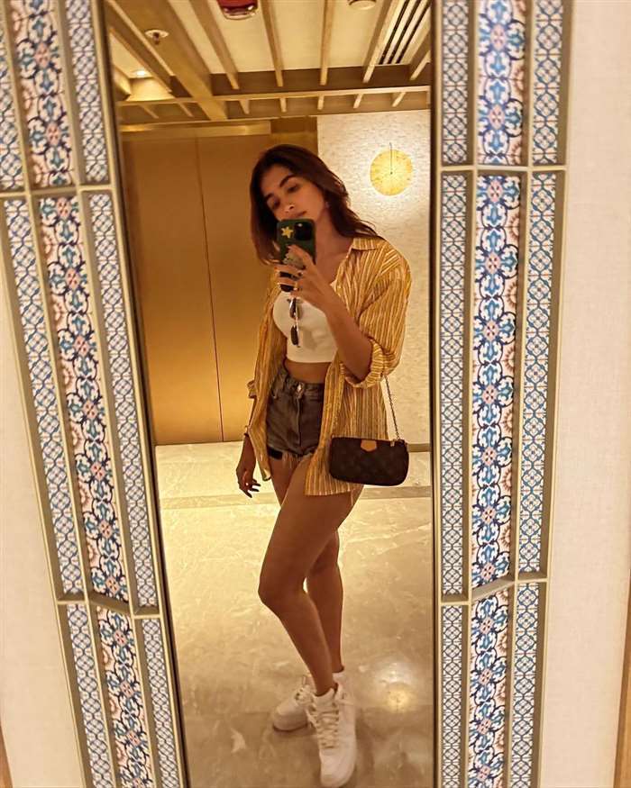 Pooja Hegde's Goa Getaway, Sunkissed Snaps Capture Hearts Across The ...