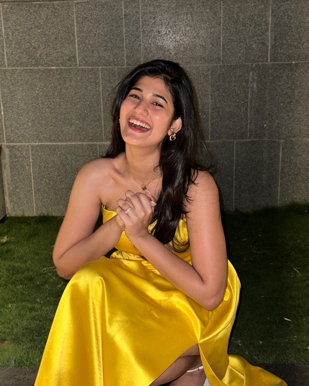 తెలుగు హీరోయిన్ అందాల ఘుమఘుమలు.. అమృతా చౌదరీ గురించి మీకు తెలుసా ...