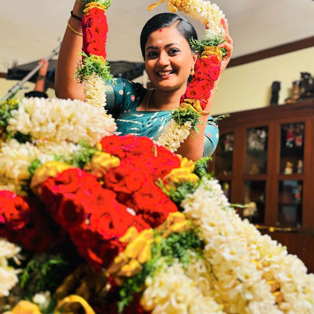 கழுத்தில் தாலியுடன் 'சிறகடிக்க ஆசை’ கோமதி பிரியா!.. திடீர் பரபரப்பை கிளப்பிய லேட்டஸ்ட் பிக்ஸ் ...