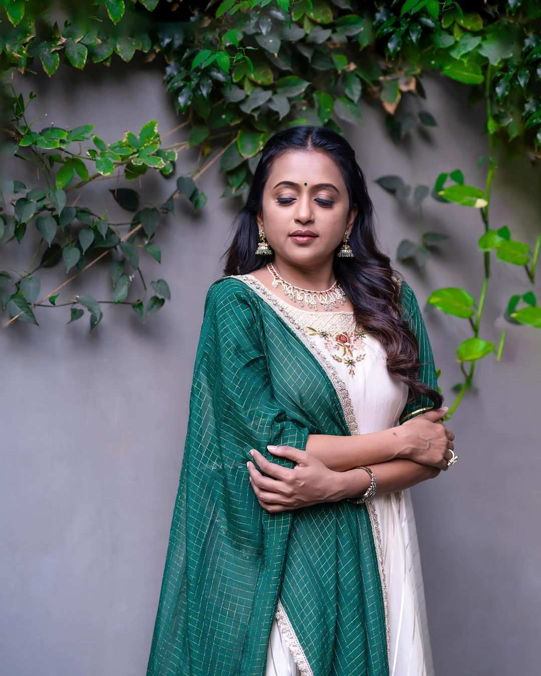 Suma Kanakala: సుమ కనకాల సూపర్ క్యూట్ ఫొటోలు.. పట్టుపరికిణీలో పాతికేళ్ల ...