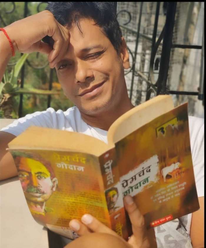 World Book Day 2024: Saif Ali Khan To Pooja Hegde, Bollywood Actors Who ...