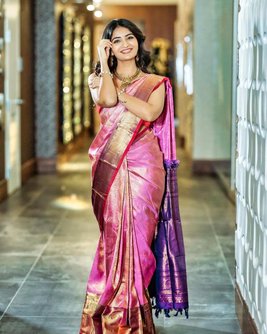 Ananya Nagalla: పట్టు పరికిణీలో పాలరాతి బొమ్మలా అనన్య.. అచ్చమైన ...