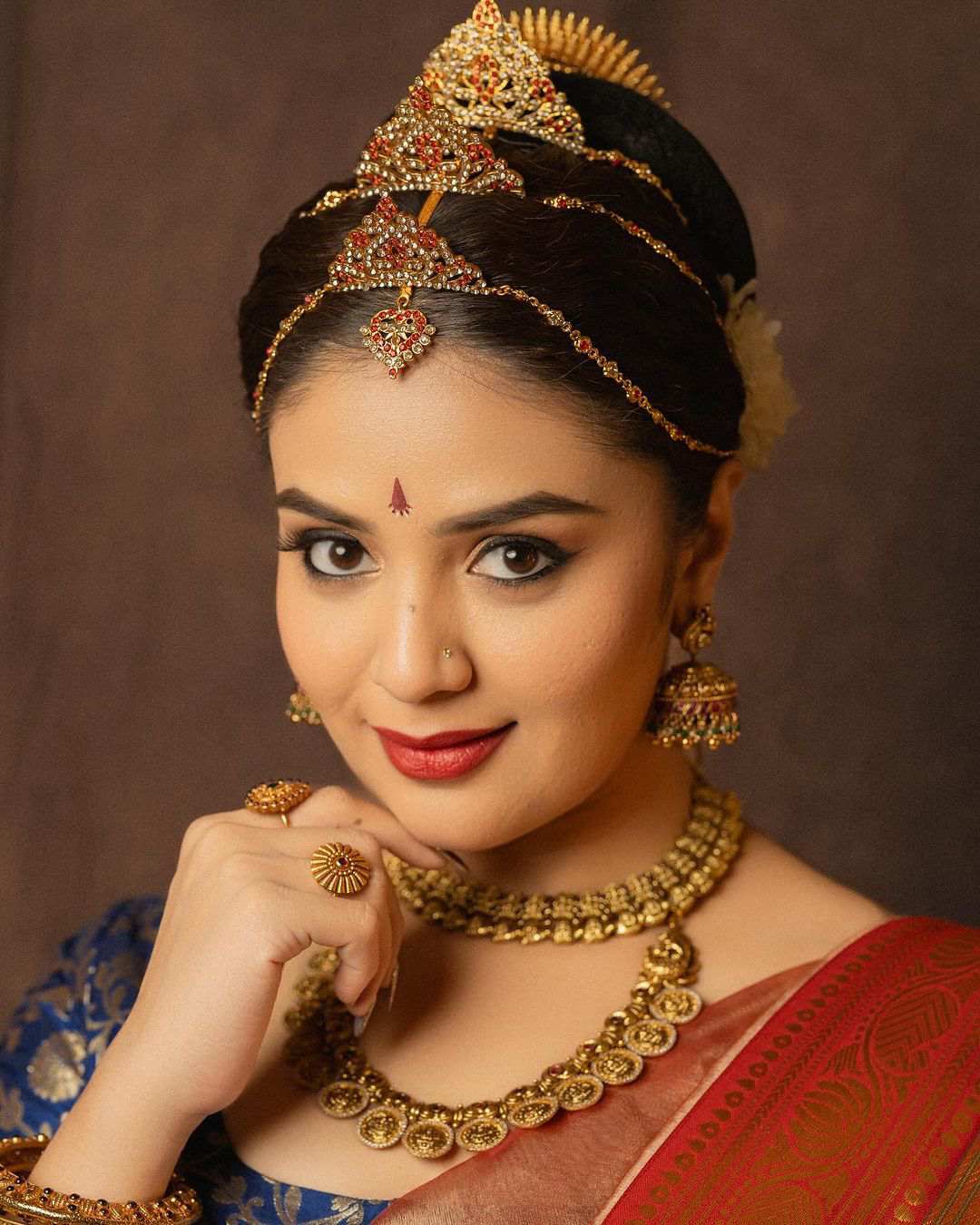 Anchor Sreemukhi: మహానటి సావిత్రిలా మారిపోయిన యాంకర్ శ్రీముఖి ...