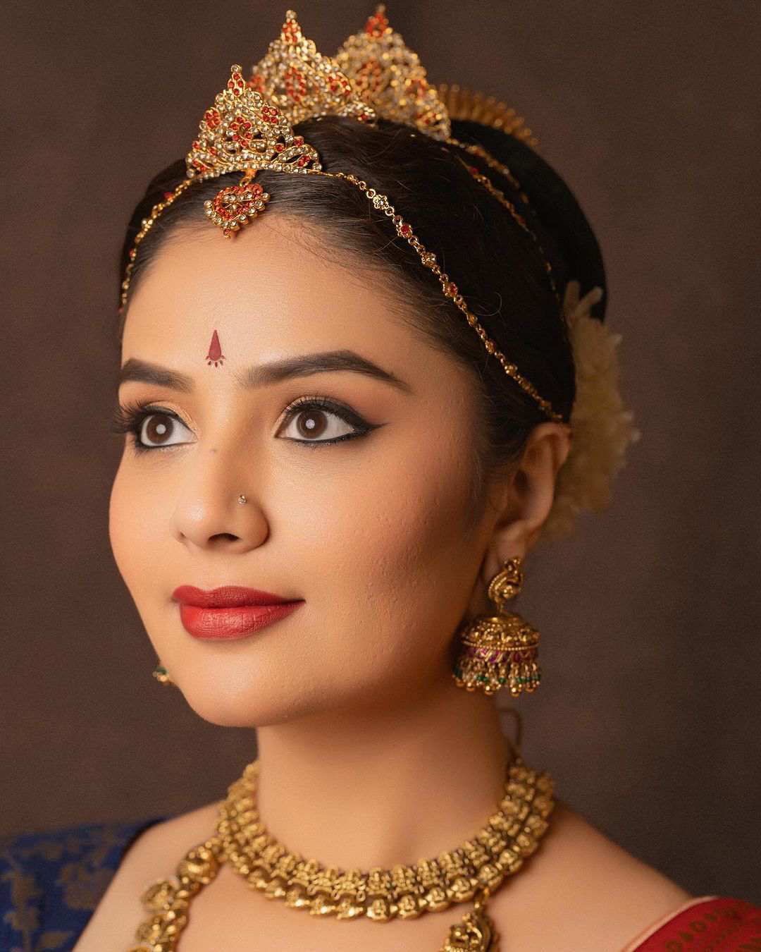 Anchor Sreemukhi: మహానటి సావిత్రిలా మారిపోయిన యాంకర్ శ్రీముఖి ...