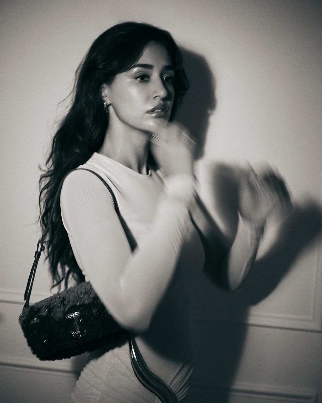 Disha Patani: వైట్ డ్రెస్‌లో దివ్యంగా దిశా పటాని.. చూస్తే గుండెజారి ...