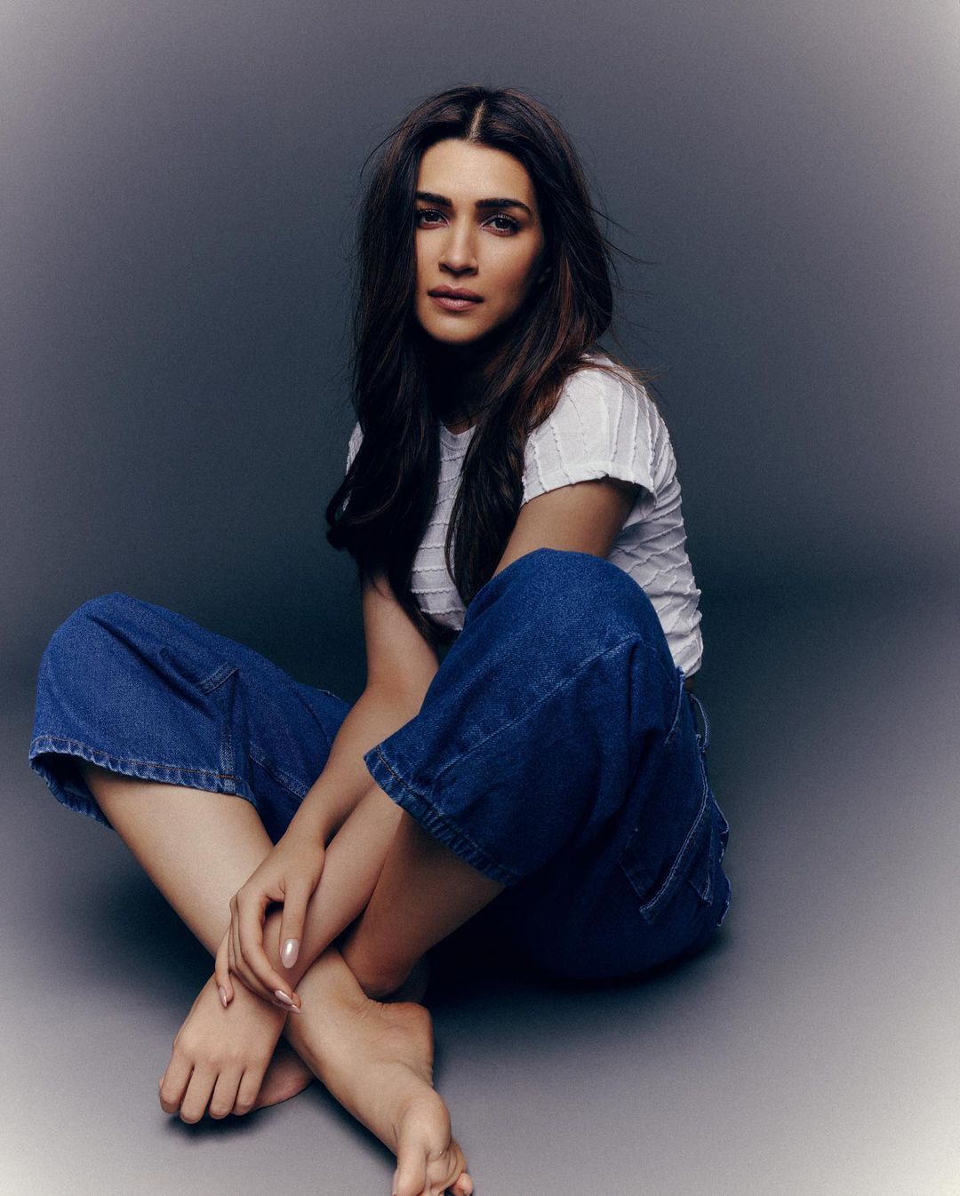 Kriti Sanon's 5 Stylish Denim Looks That Showcase Her Fashion-Forward ...